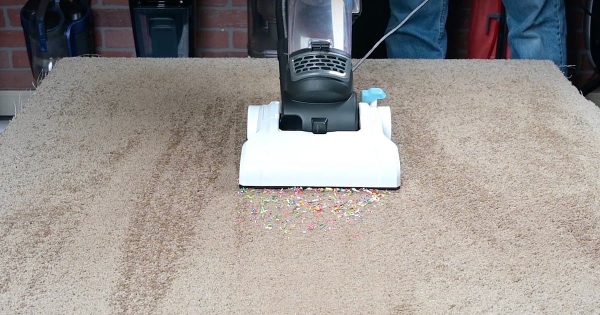 Amazon Basics Upright Vacuum – It’s Cheap, but is it GOOD? | Vacuum Wars