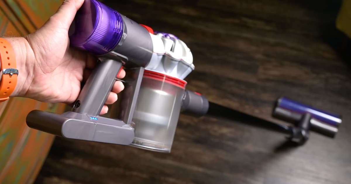 Dyson V8 Review – Is it Worth it in 2026? | Vacuum Wars